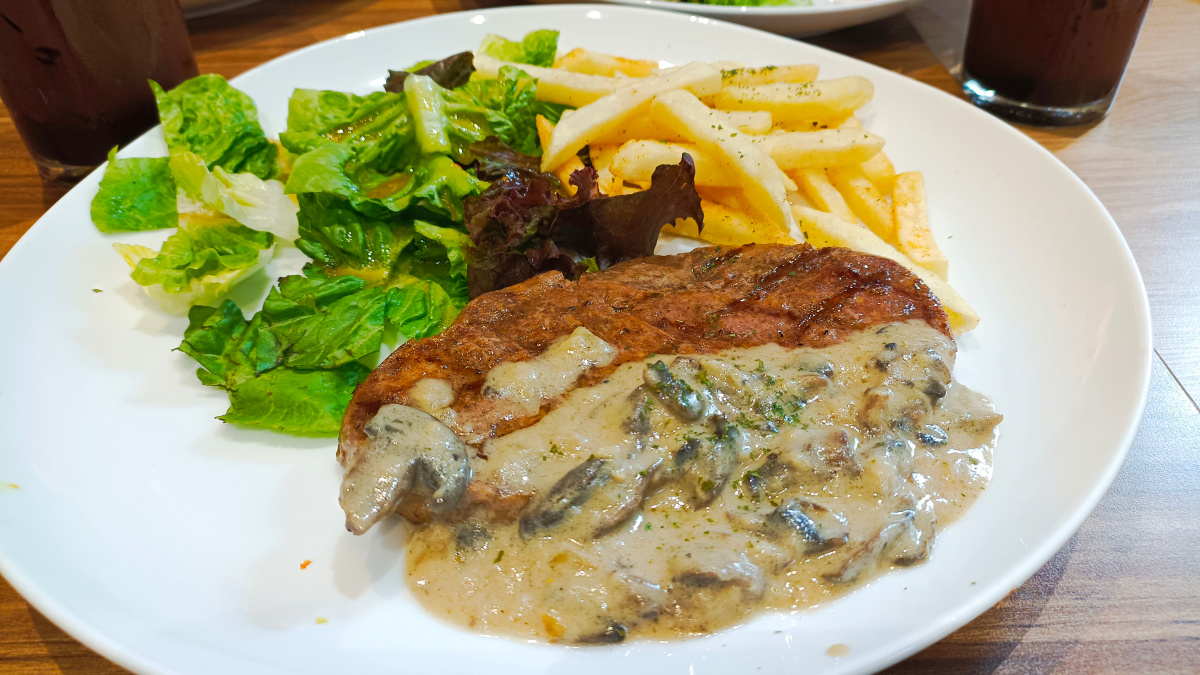 Sky Tree Coffee and Eatery: Tempat Nongkrong Baru dengan Konsep Kuliner ...