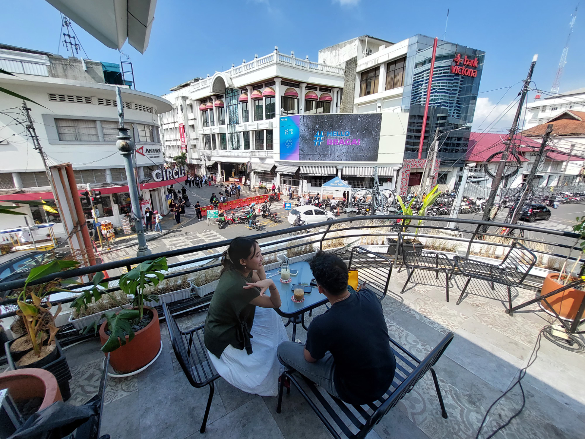 Le Braga Coffee and Kitchenette, Cafe dengan View Terbaik di Kawasan ...