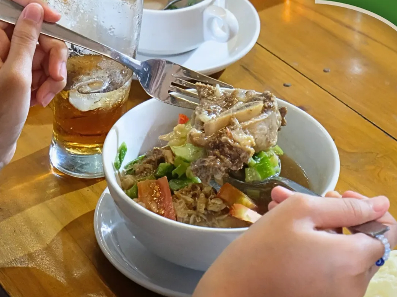 Pilar Kayu Resto, Restoran Nyaman sambil Menikmati Sajian Menu ...