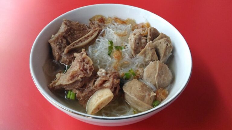 Rekomendasi Bakso Lezat di Bandung untuk Kulineran Akhir Tahun 2025 ...