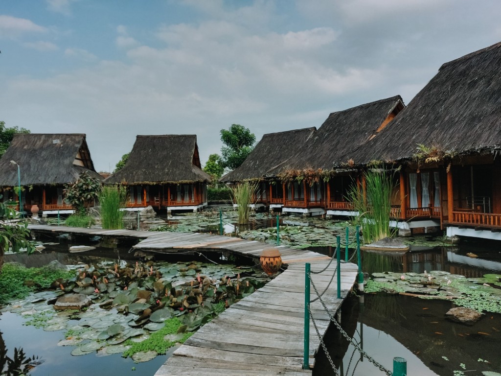 Kampung Sumber Alam Resort Garut Tawarkan Promo Bukber Ramadan 2026 ...