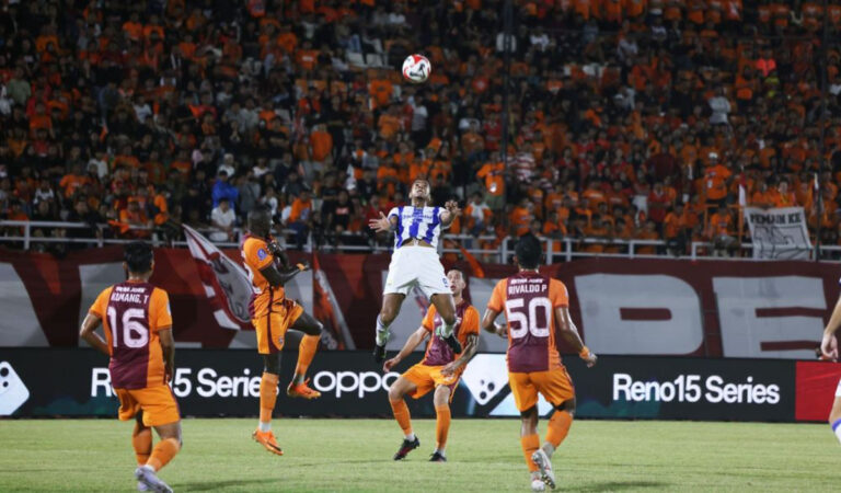 Hasil Akhir Borneo FC vs Persib 1-1, Duel Papan Atas Berakhir Imbang ...